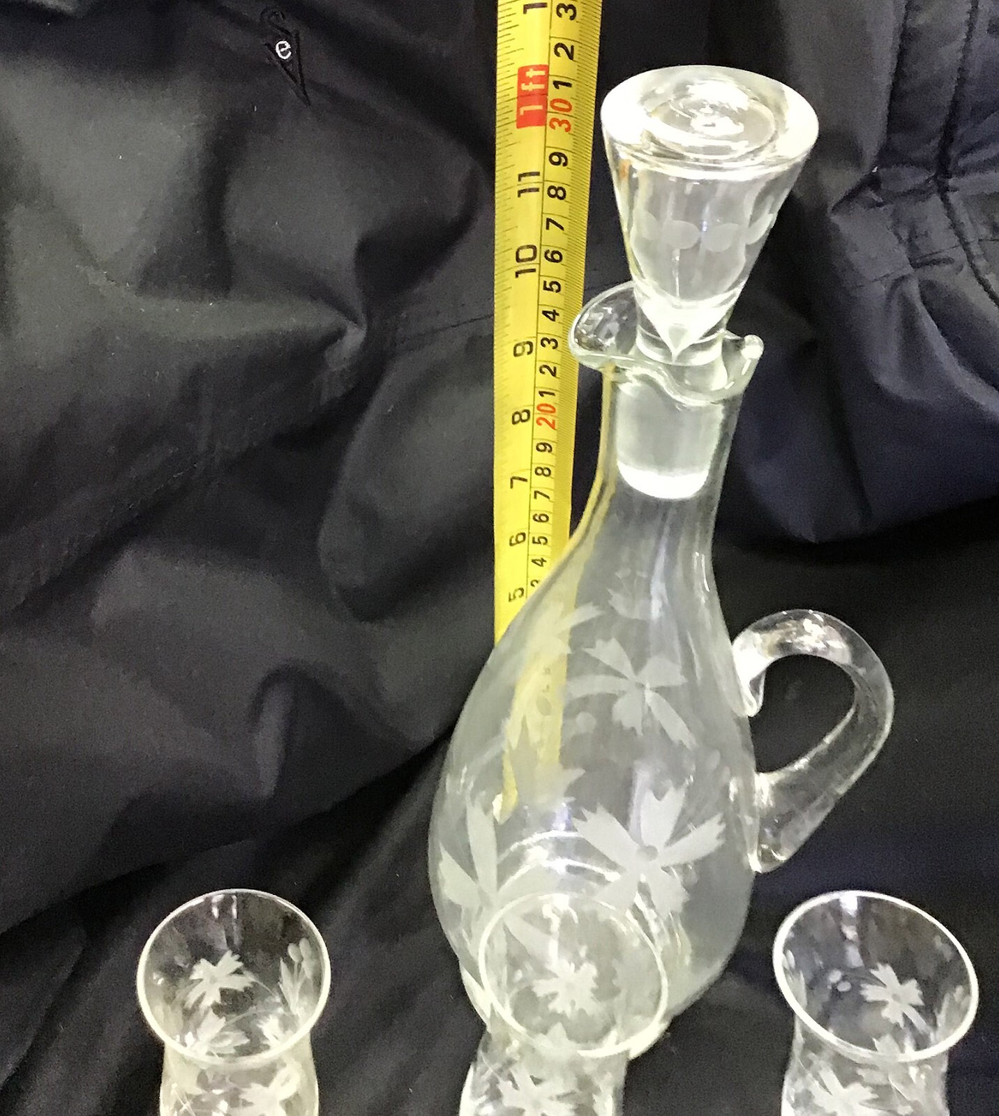 Etched Glass Wine Decanter With Stopper And Four Glasses | eBay