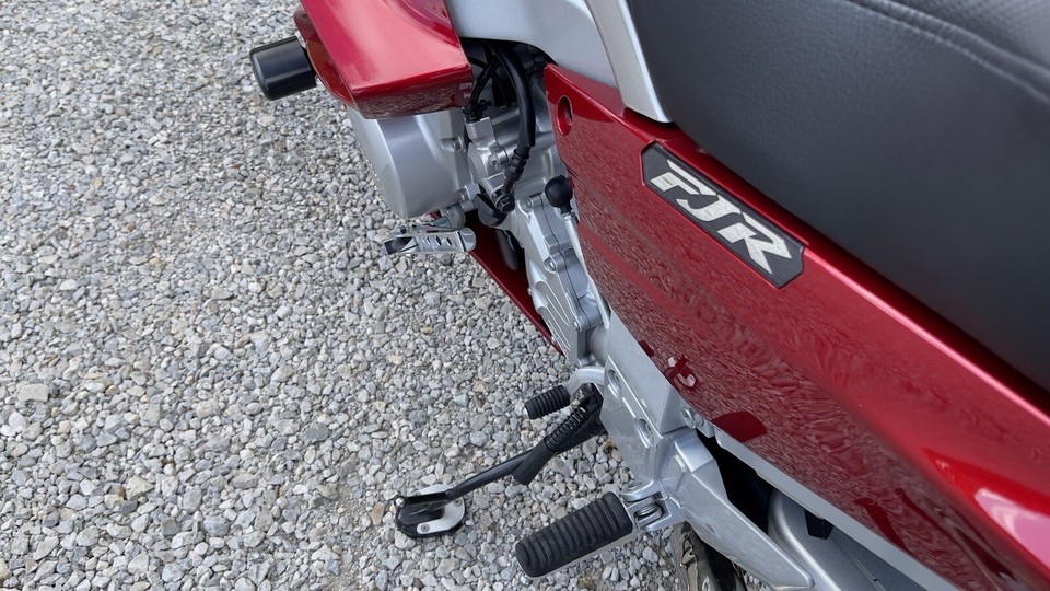 Yamaha FJR1300 Mounting Plates and Folding Highway Pegs, Chrome Finish ...