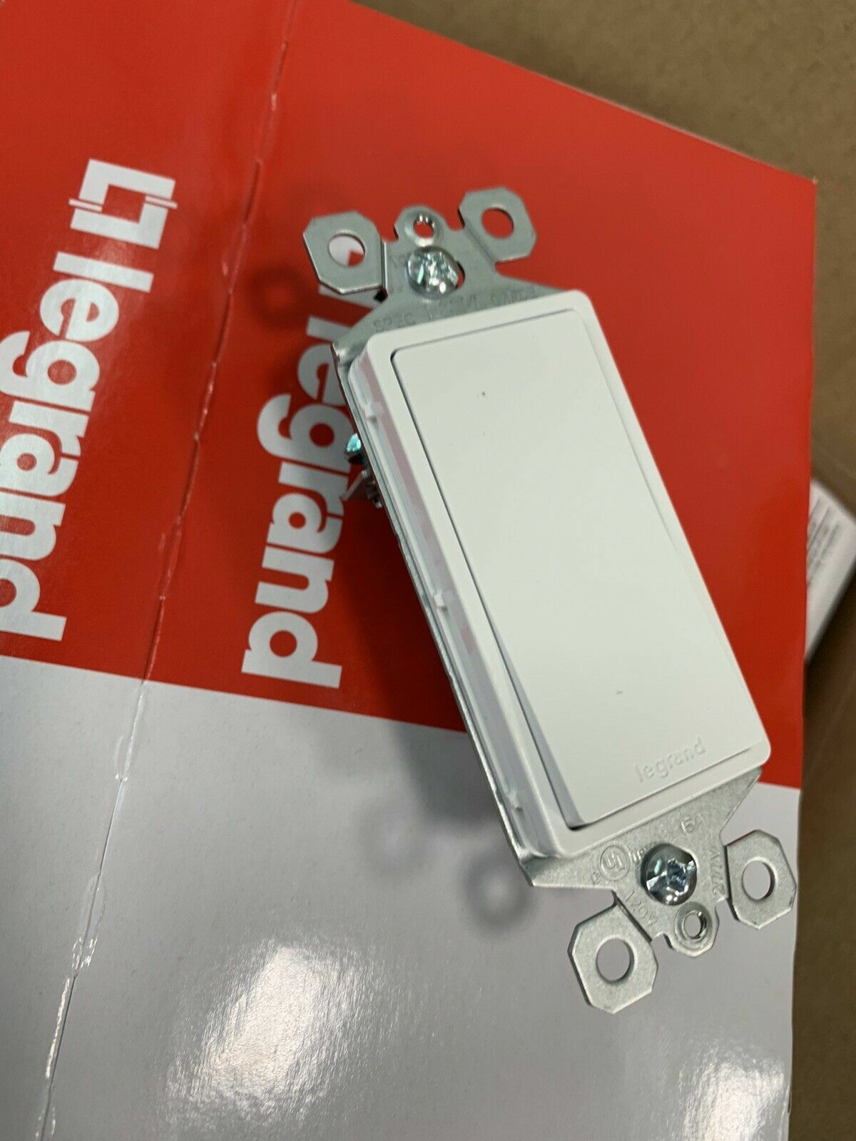 1 LOT of 4 SWITCHES - NEW LEGRAND TM870W White 1 pole 15A ⭐️DESIGNER ...