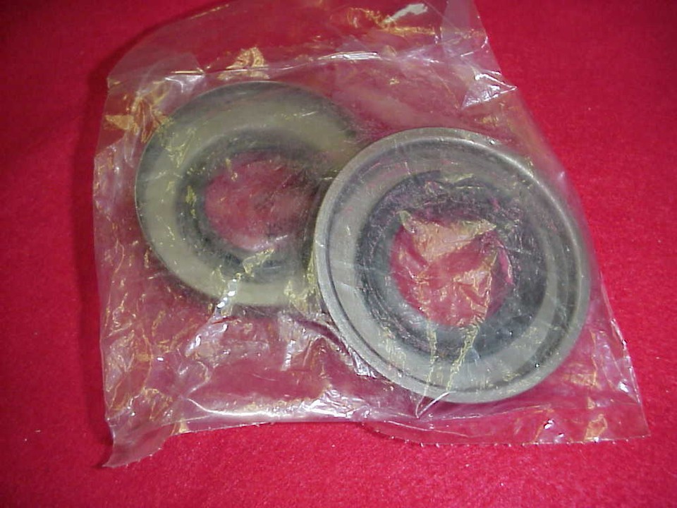NEW GM 24256277 24256276 TRANSFER CASE SEAL SEALS OEM CHEVY GMC TRUCK ...