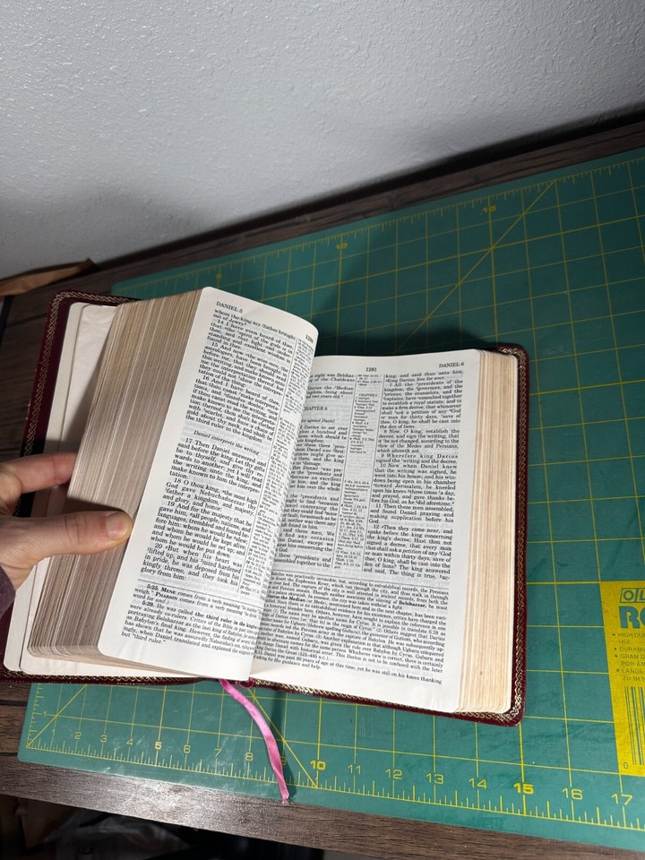 Liberty Annotated Study Bible KJV Red Letter Old Time Gospel Hour ...