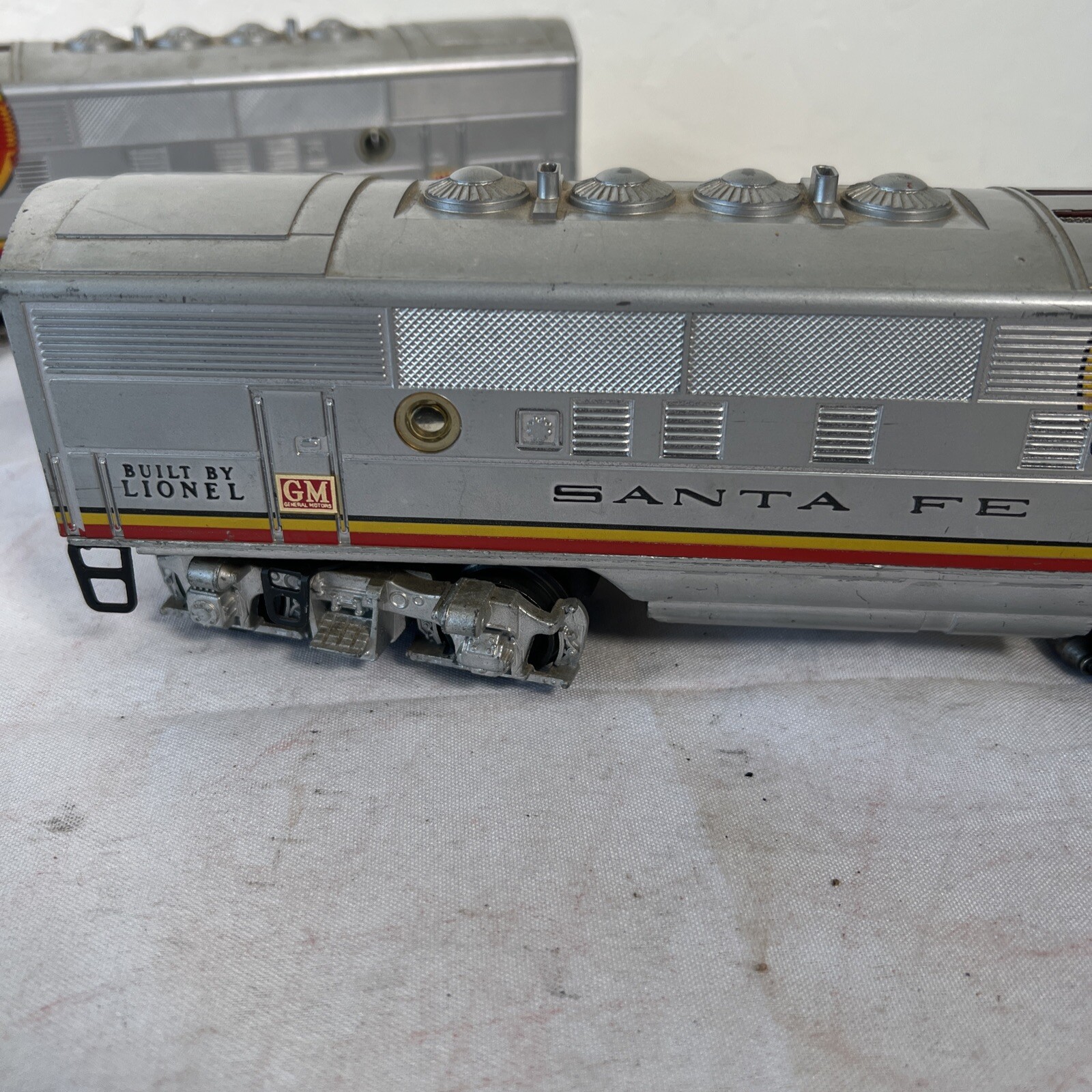 Lot of 2 Lionel 2333-20 Santa Fe Diesel Locomotive Train | eBay