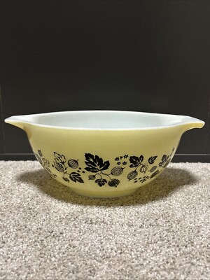 VTG Pyrex 442 Yellow & Black Gooseberry Cinderella Bowl 1 1/2 Quart | eBay