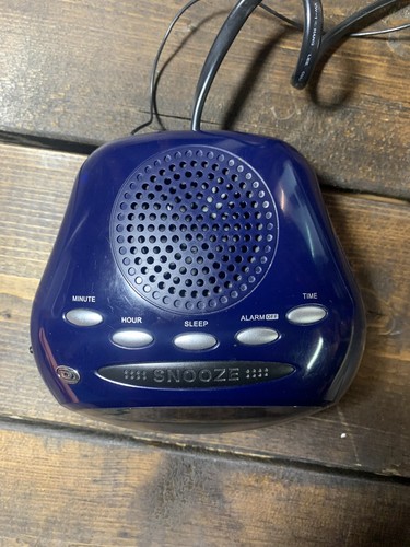 Durabrand Am/fm Silver Radio Alarm Clock Model # CR502 for sale online ...