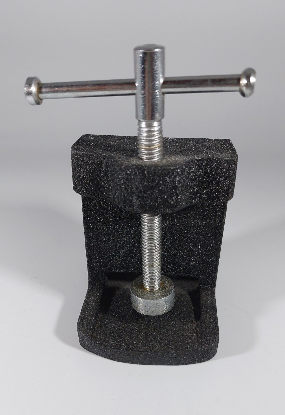 jeweler's tool 3 1/2" by 2 1/8" by 3" bench anvil mounting holder vise ...