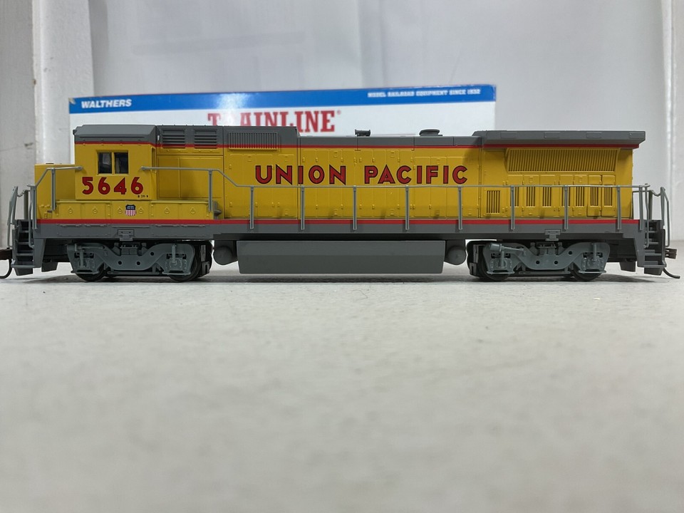 Walthers HO Trainline GE Dash 8-40B Locomotive Tested Running | eBay