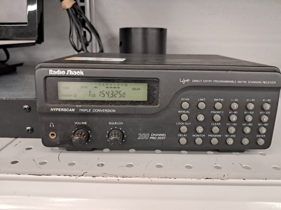 Radio Shack Pro-2037 Scanner with removable Antenna. | eBay