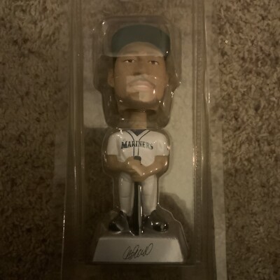 Ichiro Suzuki BOBBLEHEAD SEATTLE MARINERS Forever Spokesmen #1514/2000 ...