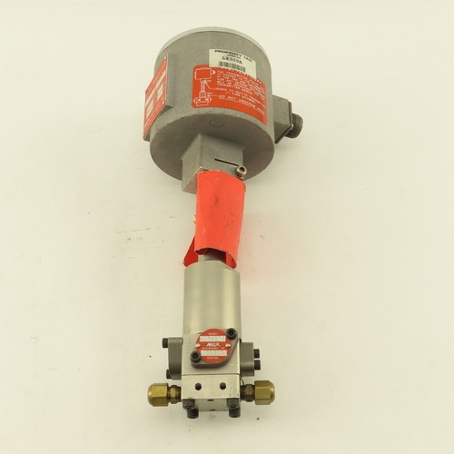 Max Machinery 286-313 5-30V Flow Transmitter W/ 213-313 Piston Flow ...