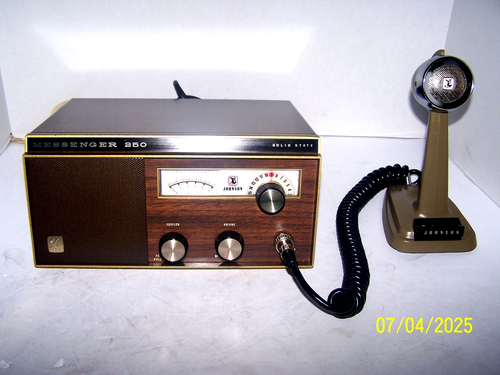 Johnson Messenger 250 Solid State 23 Channel Transceiver Base 50TH ...
