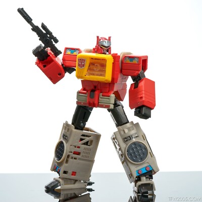 Autobot Blaster & Twincast Transformers Titans Return Leader Class ...