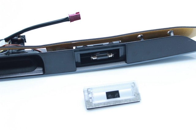 Genuine BMW E39 Touring Trunk Lid Grip With Key Button 51138185790 for ...