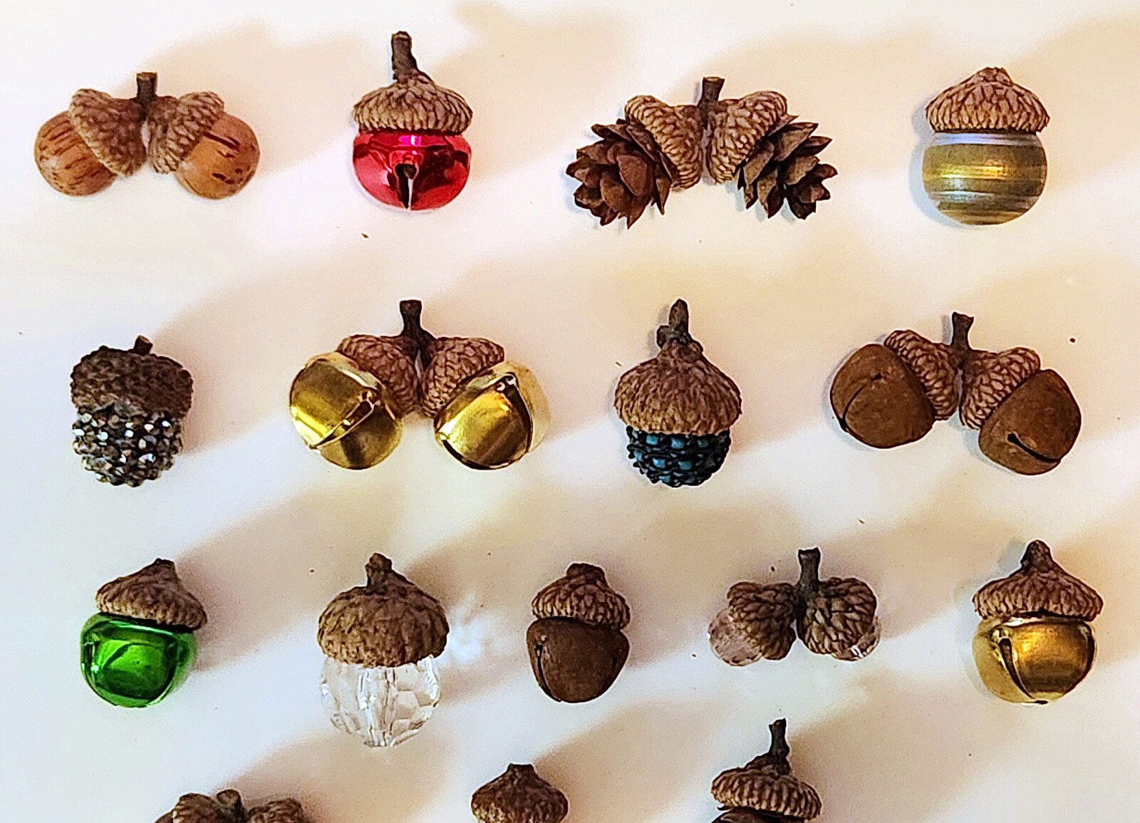 16 MINIATURE ACORN JINGLE BELLS BEADS PINECONE RUSTIC TREE ORNAMENTS ...