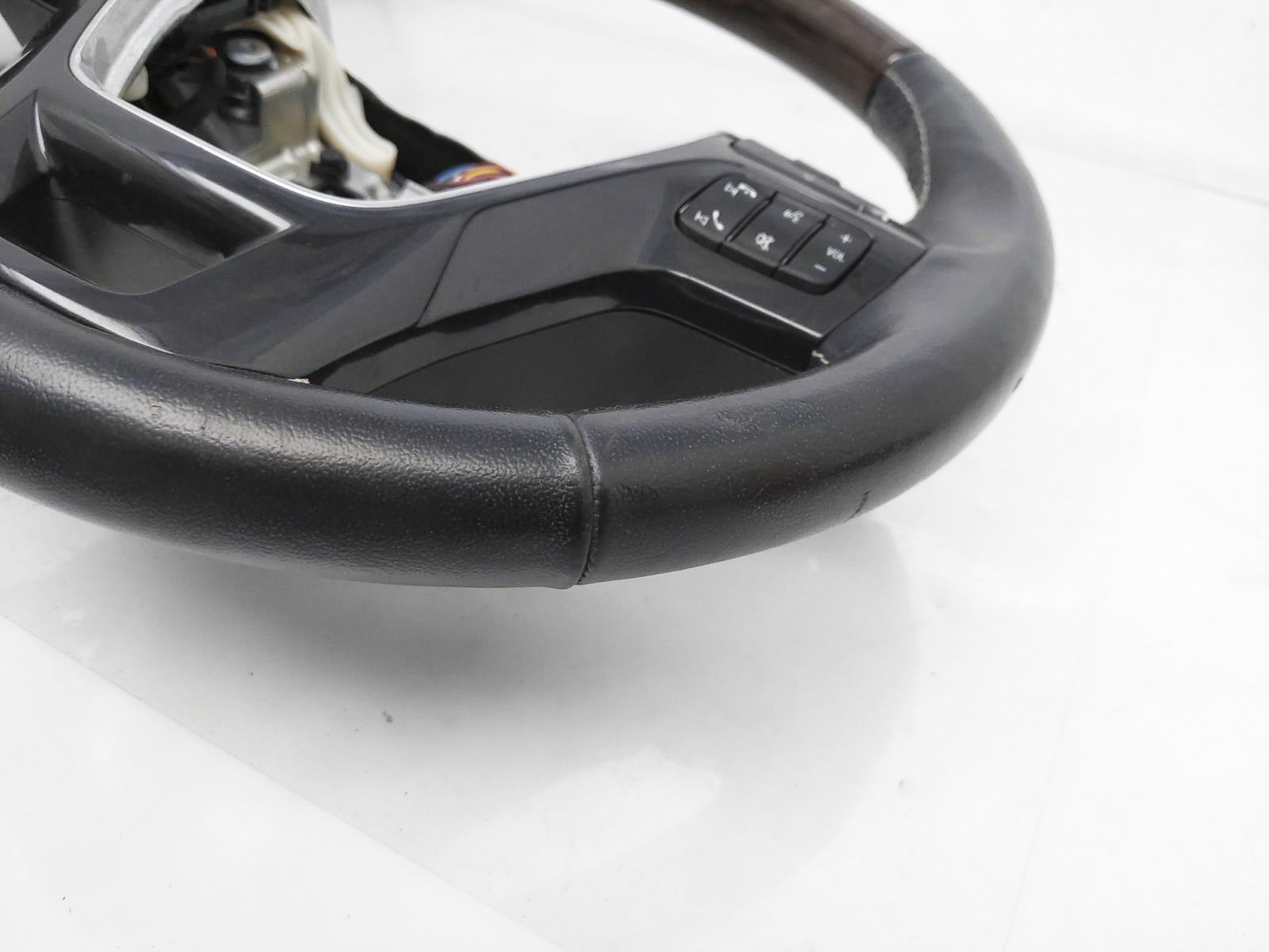 2016-2019 Ford Explorer Platinum Steering Wheel W/O Heated Wheel ...