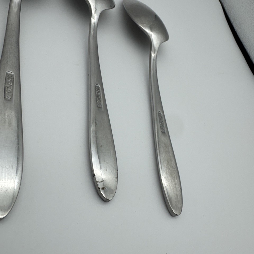 Oneida MOONCREST Stainless Lot of 13 Glossy Flatware Spoon Fork Knife ...
