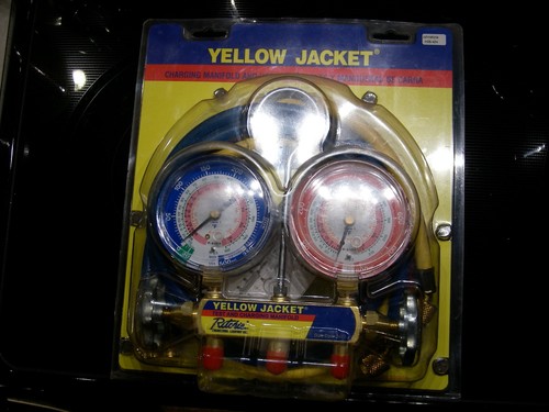 Yellow Jacket 42004 2-Valve Series 41 Test/Charging Manifold, Gauges ...