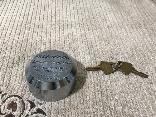 MOBILE MINI STORAGE CONTAINER GUARD LOCK WITH 2 KEYS GOOD CONDITION ...
