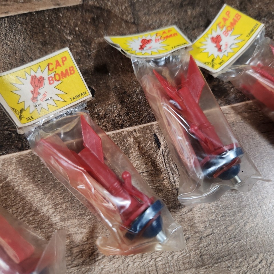 Vintage Lot Of 5 1960s Bee Cap Bomb Toys Missles Shaped Brand New NOS ...