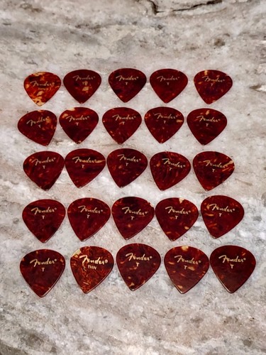 25 FENDER GUITAR PICKS - TEAR DROP JAZZ - FAKE BROWN TORTOISE SHELL ...