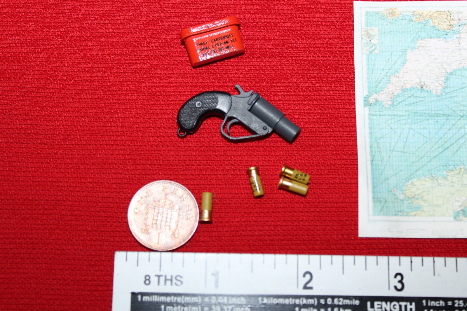 alert-line-1-6th-scale-ww2-british-royal-air-force-raf-pilot-flare-gun