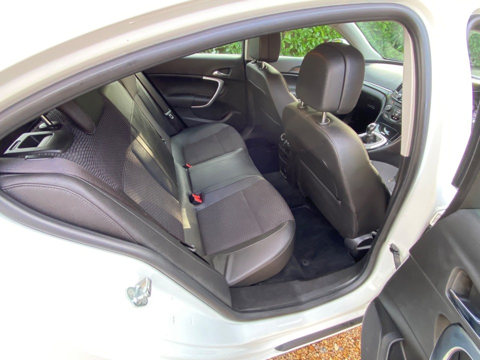 VAUXHALL INSIGNIA 2.0 CDTi ecoFLEX Tech Line 2013 1 Owner FSH New MOT ...