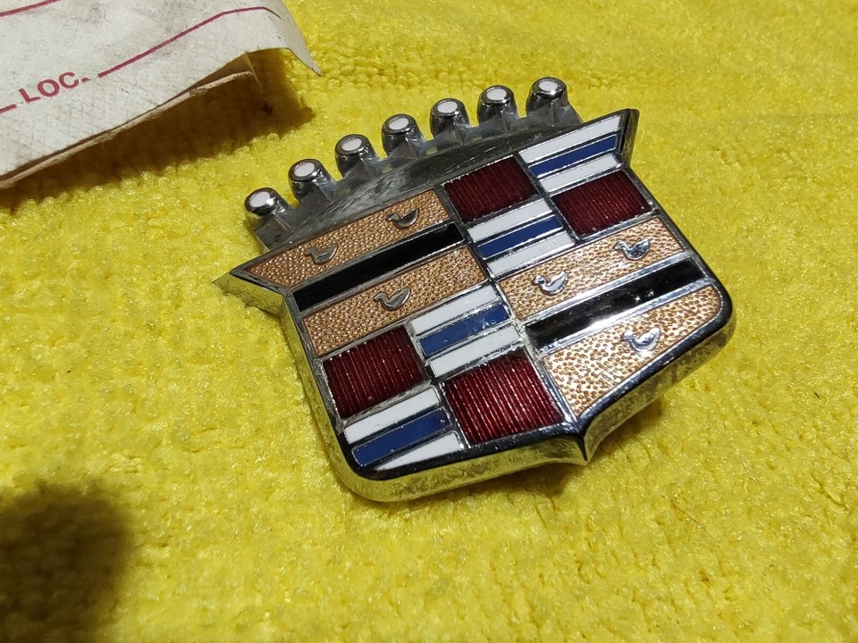 1963-1980 Cadillac Original Vintage Cloisonn√© Emblem Hub Cap Crest ...