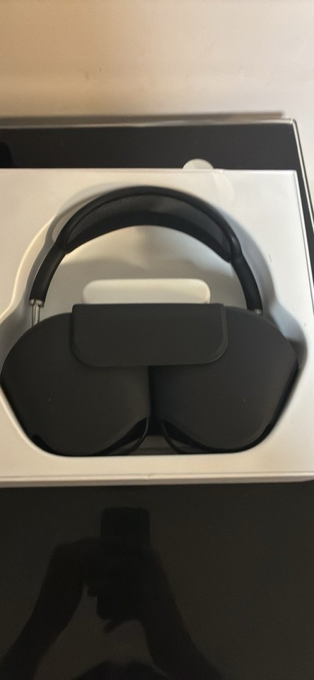 AirPod Pro Maxes Midnight Black Brand New Sealed In Box Fast Shipping ...
