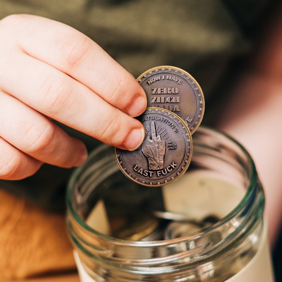 A humorist's distinctive middle finger: Collector's commemorative coin ...