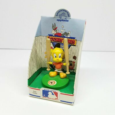 Looney Tunes American Major League Baseball Figurines Orioles Tweety ...