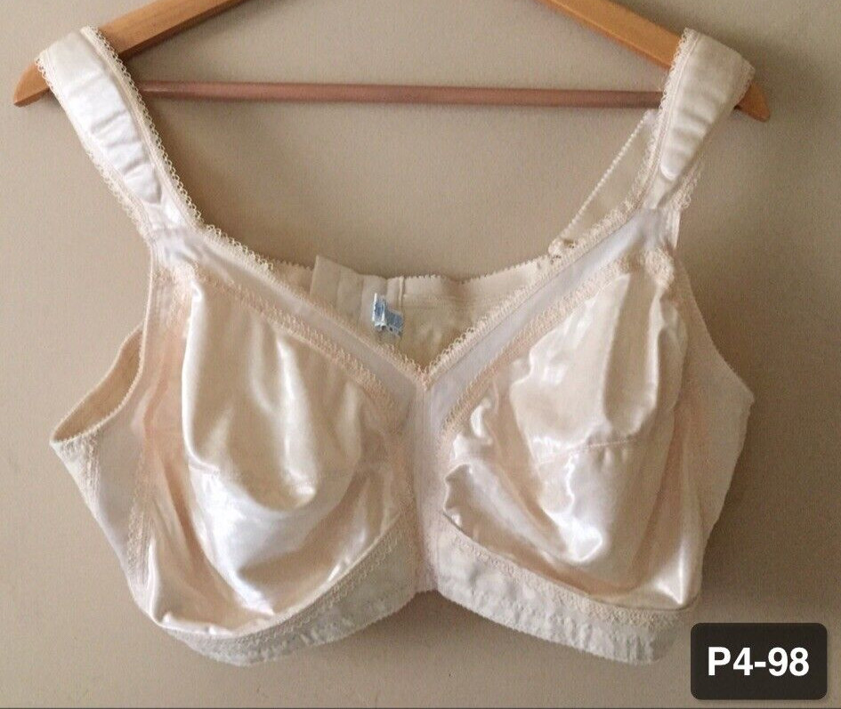 Underscore Bra 44C Ivory Cream Satin Lace padded shou… - Gem
