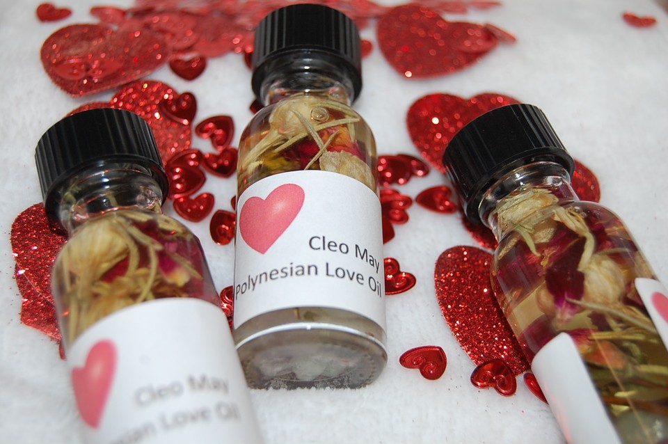 Cleo May Hoodoo Oil (1) 1/2 oz Bottle Powerful, Passion, Lust, Santeria ...
