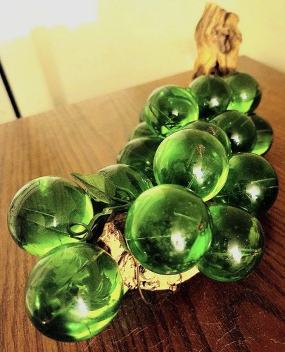 RARE VINTAGE LUCITE EMERALD GREEN EXTRA LARGE GLASS GRAPE CLUSTER ON ...