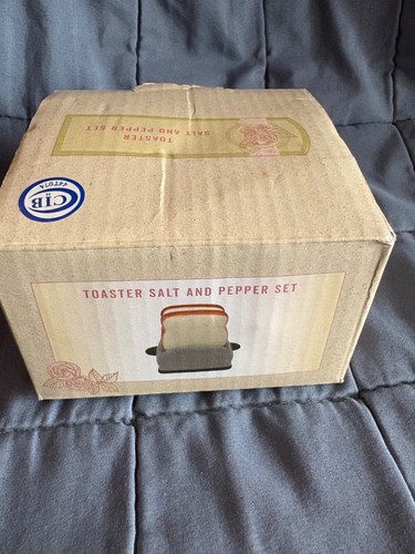 CRACKER BARREL STONEWARE TOASTER SALT & PEPPER SET - NEW IN BOX | eBay