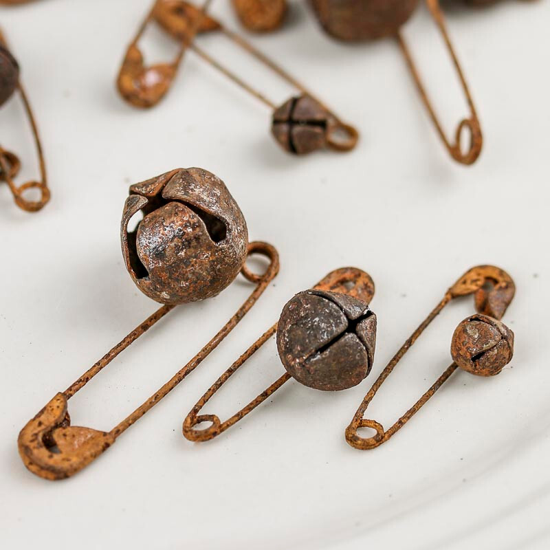Set of 36 Factory Direct Craft Rusty Tin Safety Pins with Attached ...