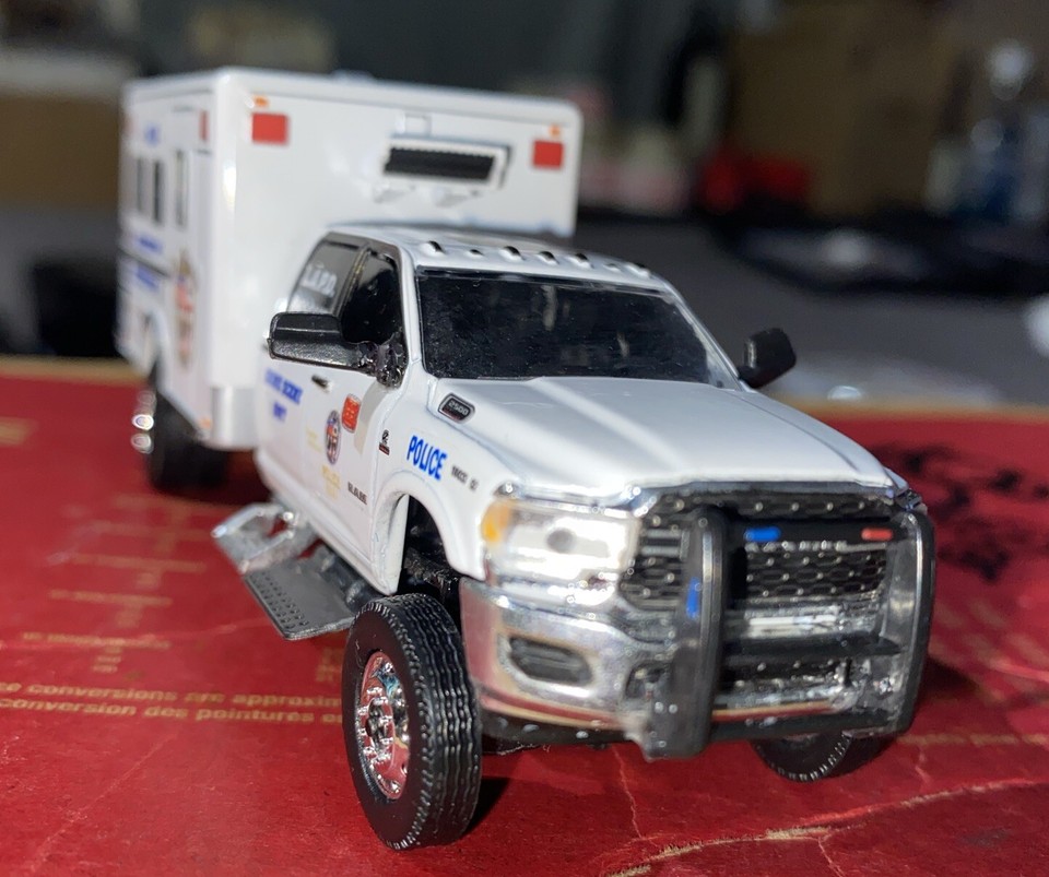 Kitbash 1/64 1-1 Custom WALK IN RESCUE Los Angeles Police Department ...
