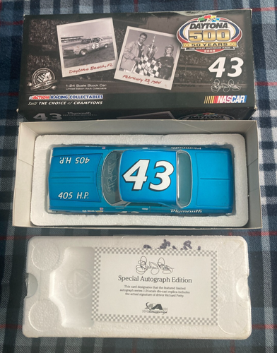 1/24 AUTOGRAPHED Richard Petty Daytona 500 1964 Plymouth Belvedere ...