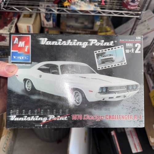 Factory Sealed AMT ‘70 Dodge Challenger R/T Vanishing Point 1/25 Model ...