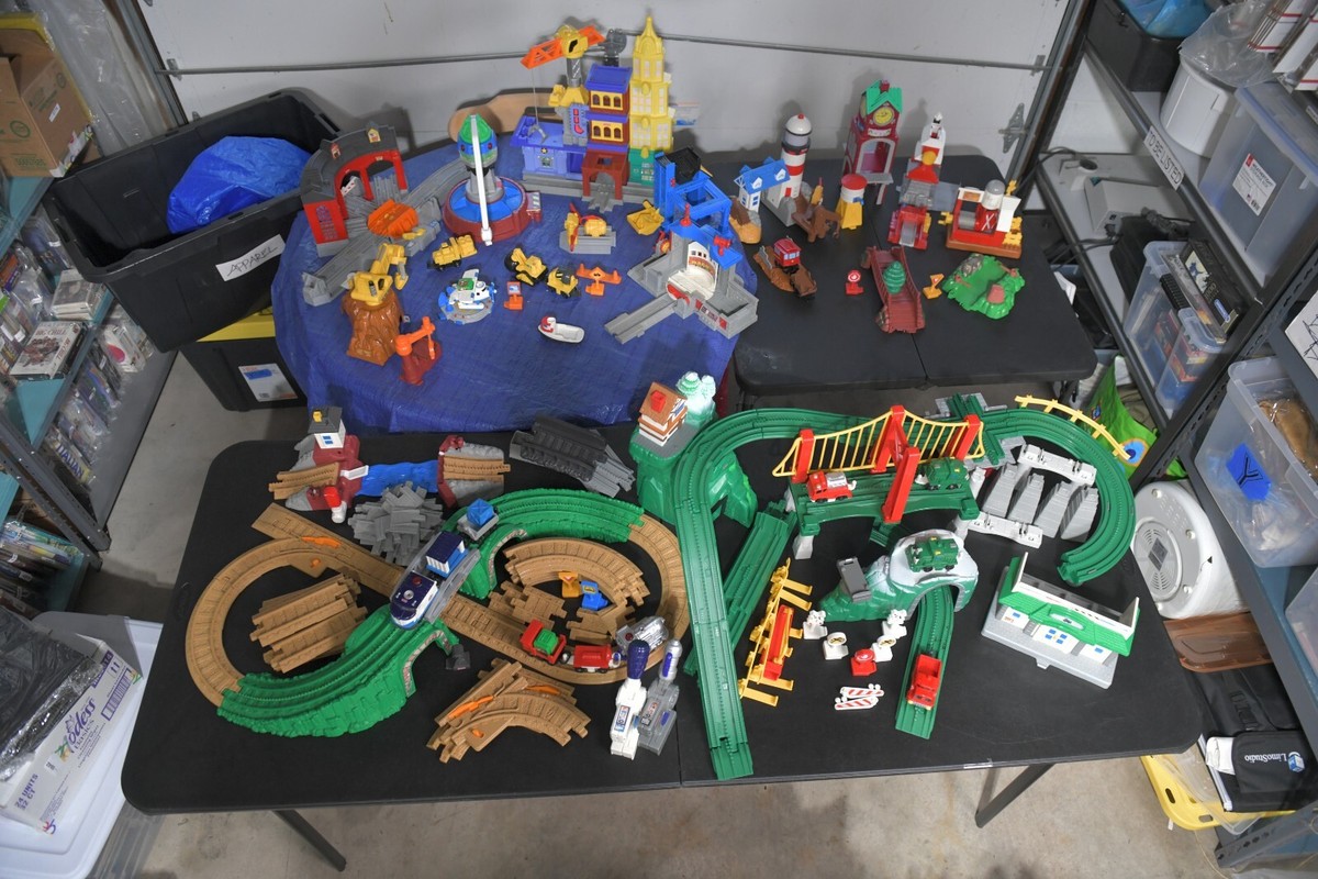 Geotrax Roundhouse Layout