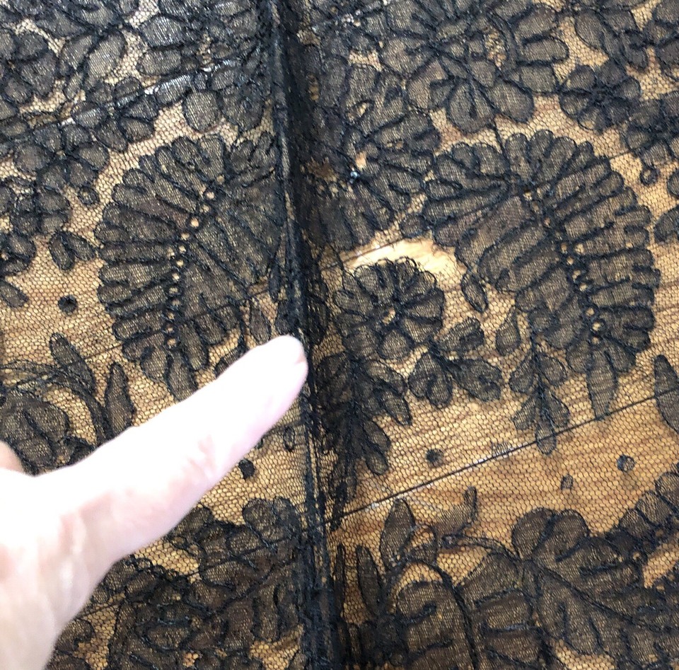 Antique VICTORIAN GOTHIC 1860s BLACK CHANTILLY LACE MOURNING SHAWL ...