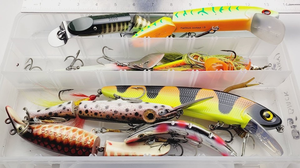 Fishing Lures Lot B - Musky Bass Big Trolling Diving Crankbait Plugs w ...