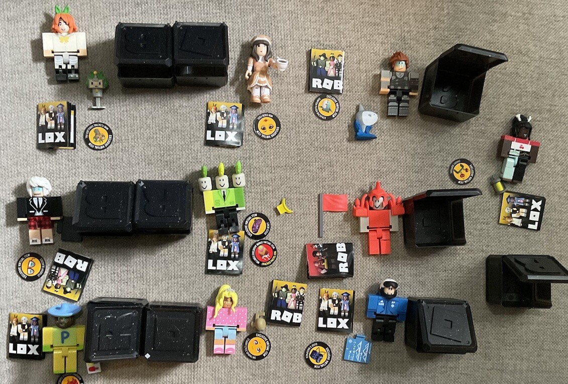 Roblox Series 9 Lot Of 10 Figures W/ Accessories/No Codes Peaspod ...