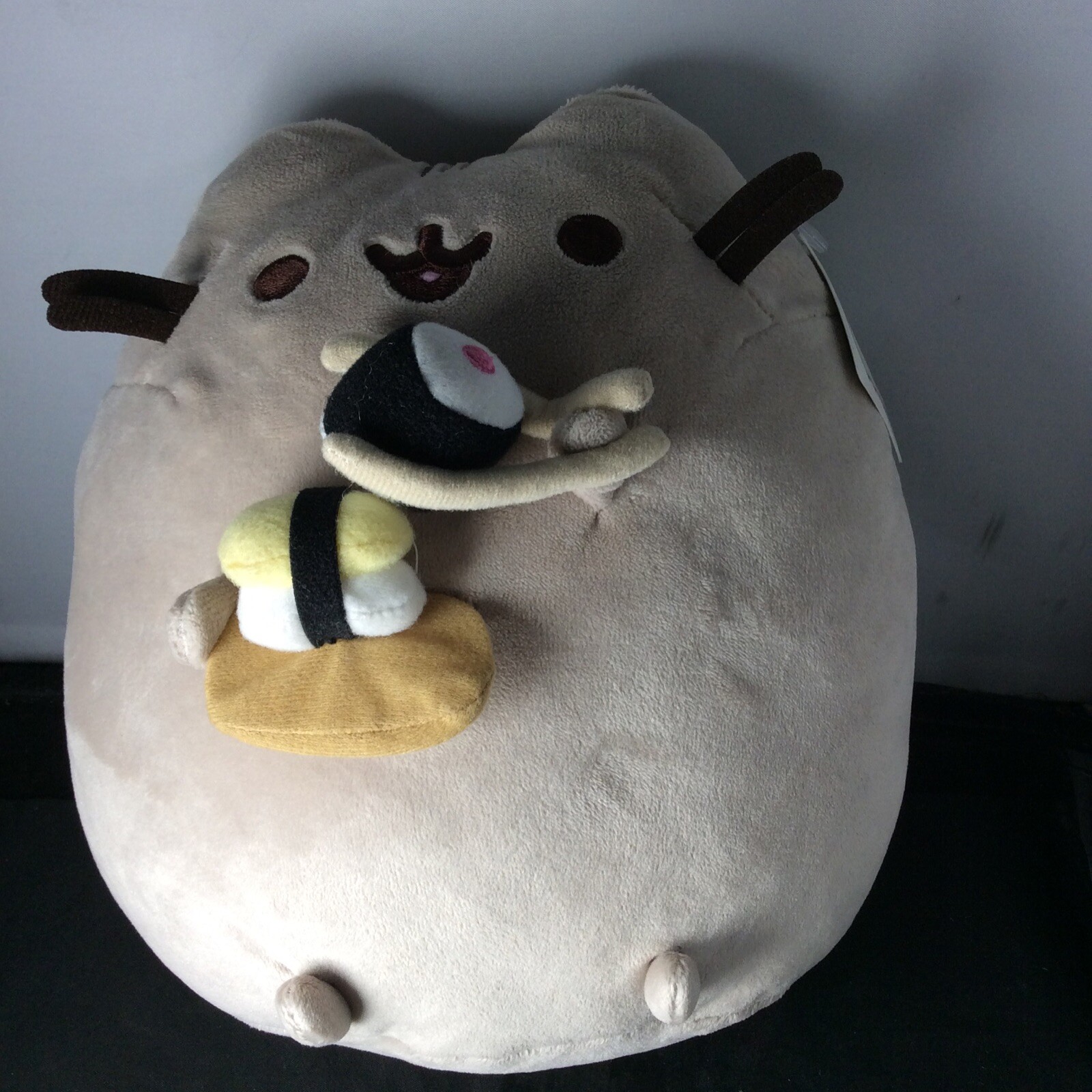 Pusheen Eating Sushi