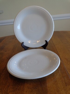 HOMER LAUGHLIN FIESTA WHITE DINNER PLATES LEAD FREE LOT OF 2 | eBay