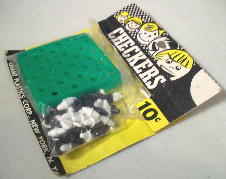 CHECKERS MINI TRAVEL GAME by GIANT PLASTICS CORP., NEW YORK, NY VINTAGE ...