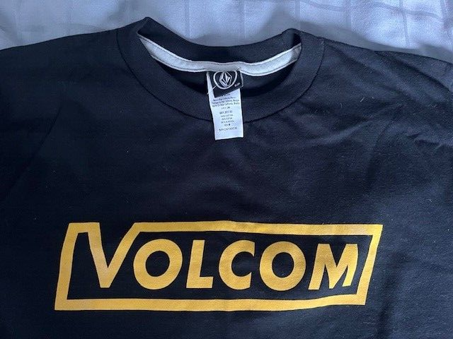 Volcom Stone T-Shirt Size Small New without tags This Shirt runs extra ...