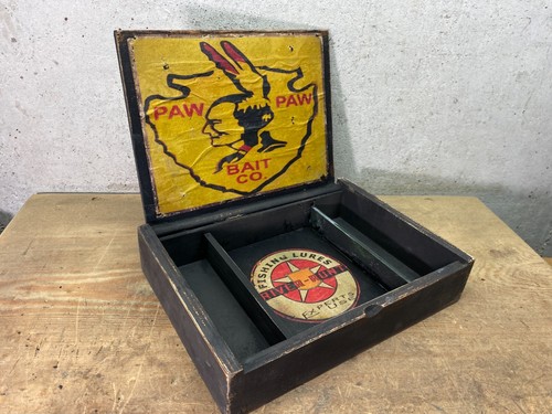 Frog Hastings Wood box used Fishing Lures Hastings Wood Cigar Box Paw ...