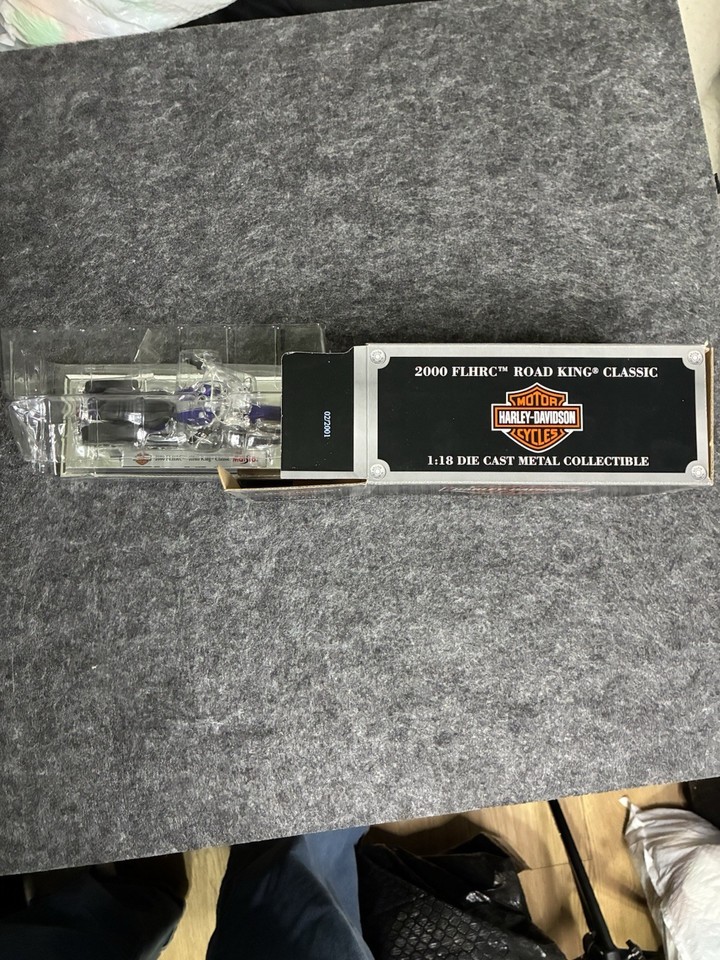 Harley Davidson 2000 FLHRC Road King Classic 1:18 Die Cast Maisto (new ...