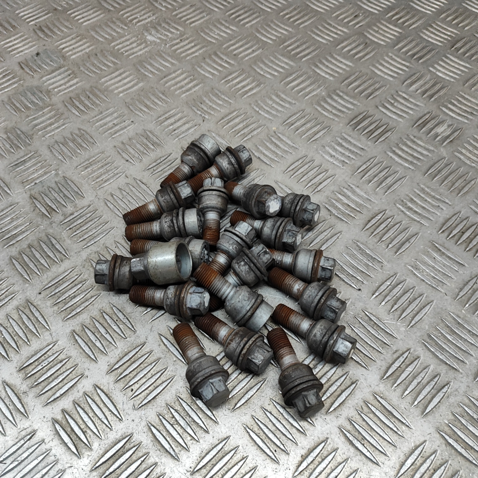 AUDI Q5 FY Wheel Screws Kit 8R0601295 2.0 Petrol 185kw 2017 | eBay UK