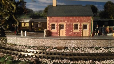 00 Gauge Station Platform Wall Adhesive Veneer 29cm x 9 strips of Stone ...