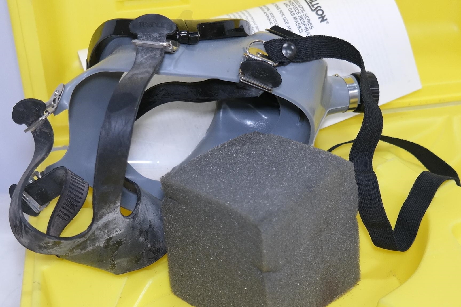 WILSON SAFETY 6700 FULL FACEPIECE RESPIRATOR 6-STRAP FACE/ GAS MASK ...